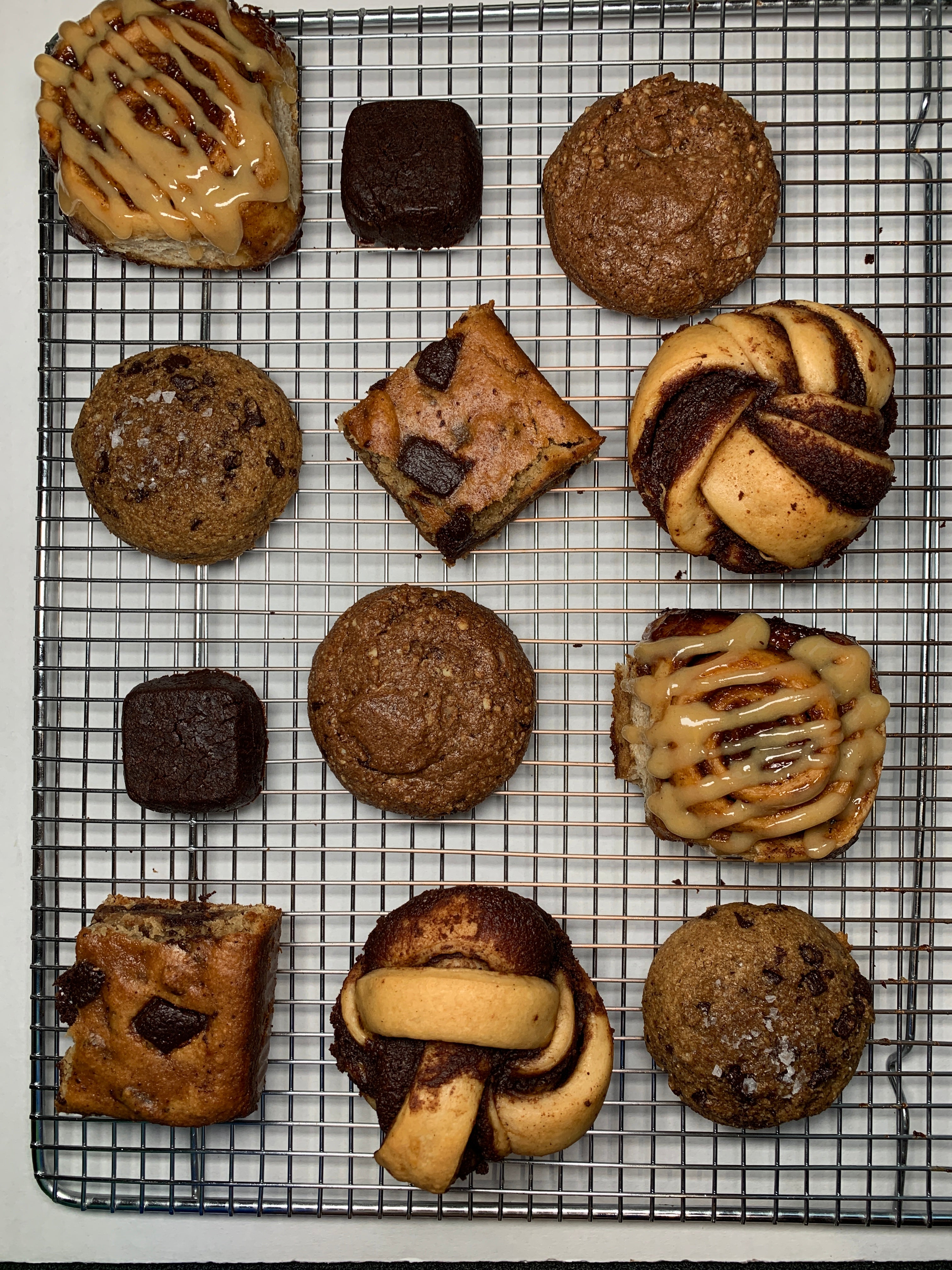EVERYTHING CRAZY VITCH BOX (2 C/U) – Vitch Bakery